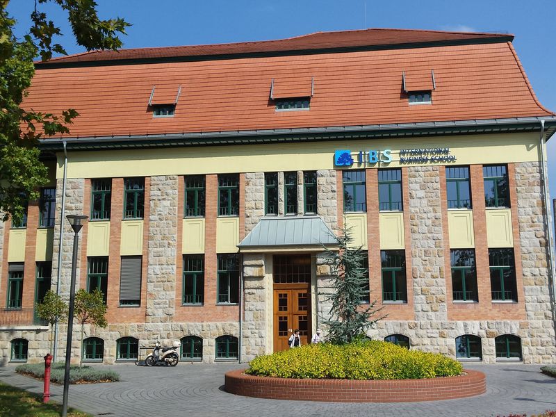 30 years, 30 good deeds - IBS